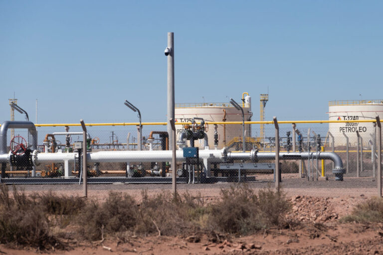Can a Pipeline Fix Argentina’s Economy—and Sway the Election?